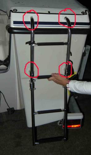 ArimaOwners.com - transom ladder.jpg